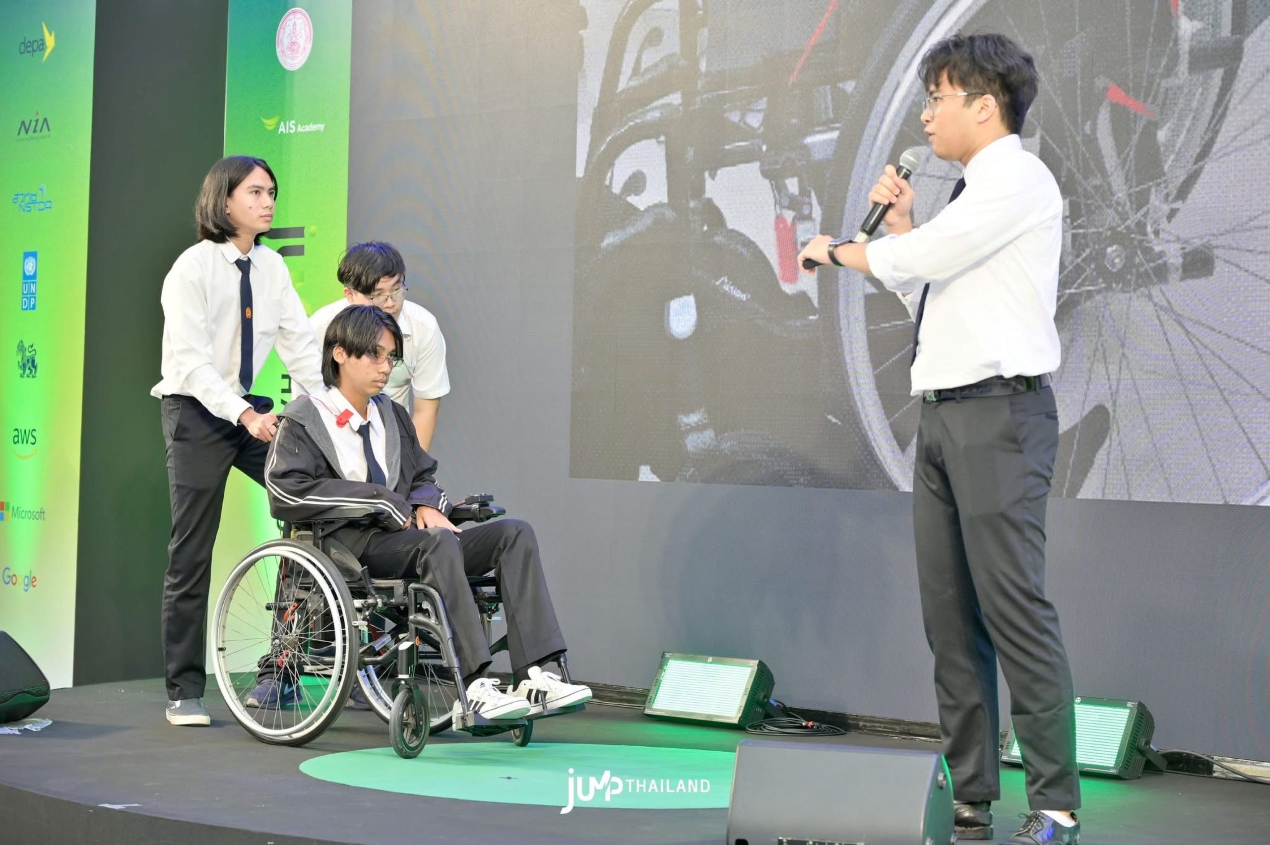 AIS Academy's JUMP THAILAND Hackathon 2024 Wins Steward Leadership 25 ...